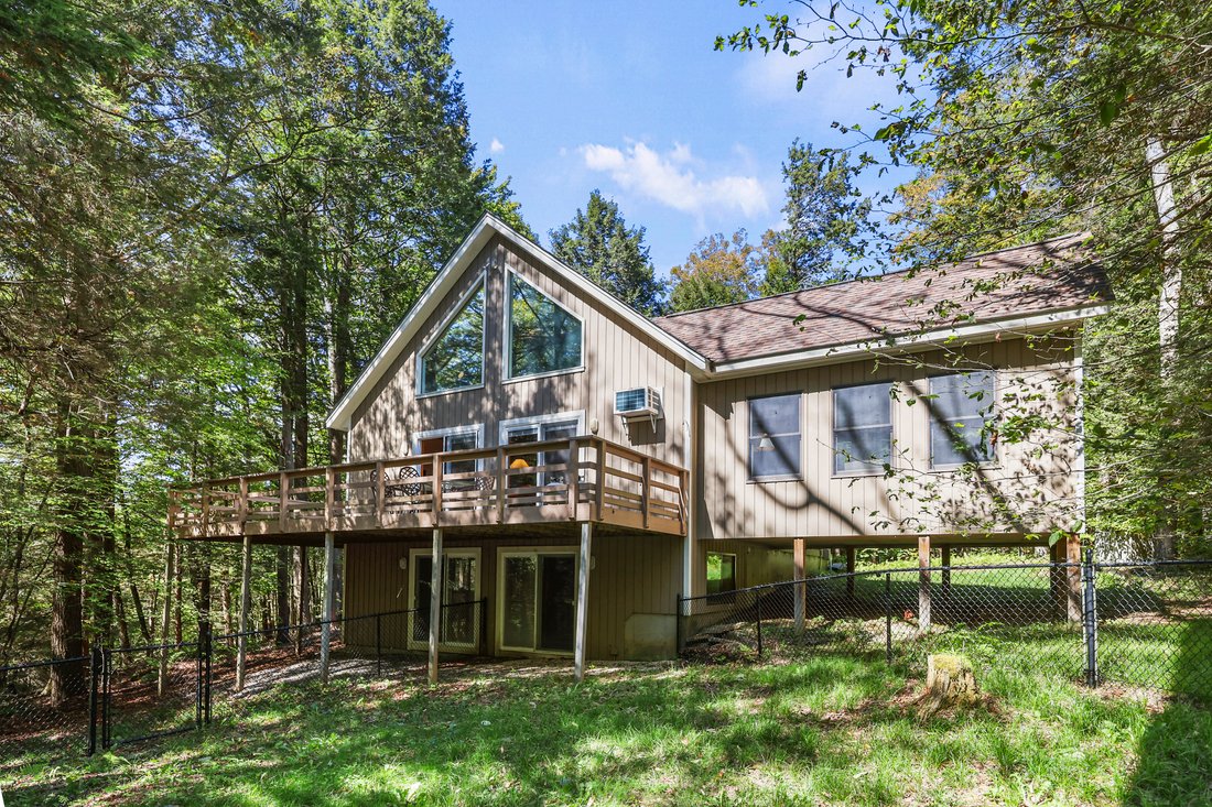 Retiro Campestre Tranquilo En Casi 4 En Otis, Massachusetts, Estados ...