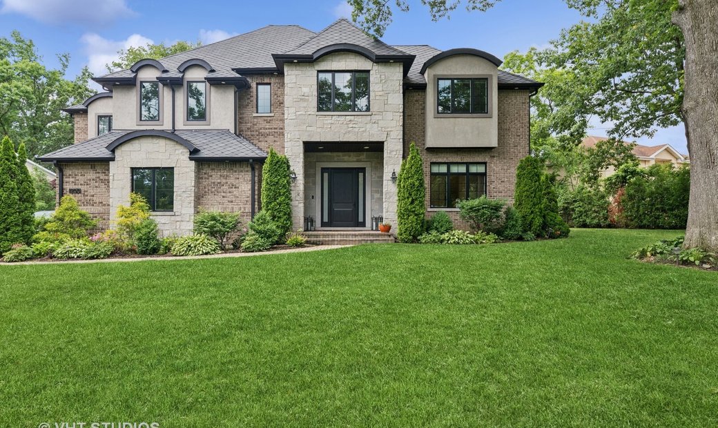 Elegant Brick & Stone Estate On Secluded In Glencoe, Illinois, United ...