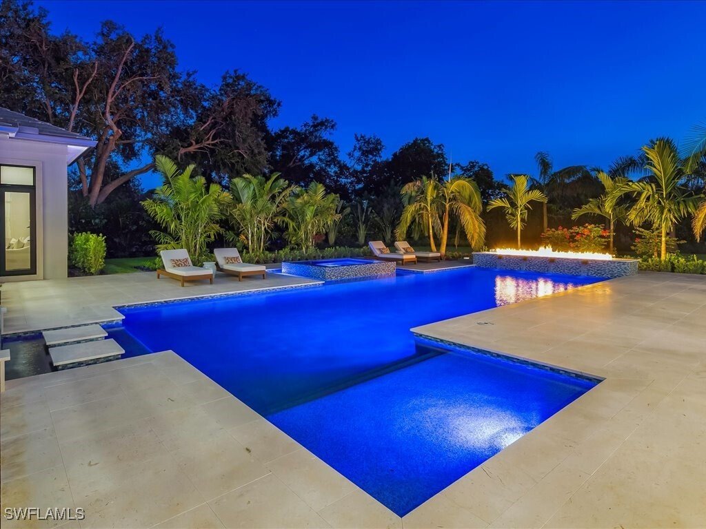 Single Family Residence In Naples In Naples, Florida, United States For ...