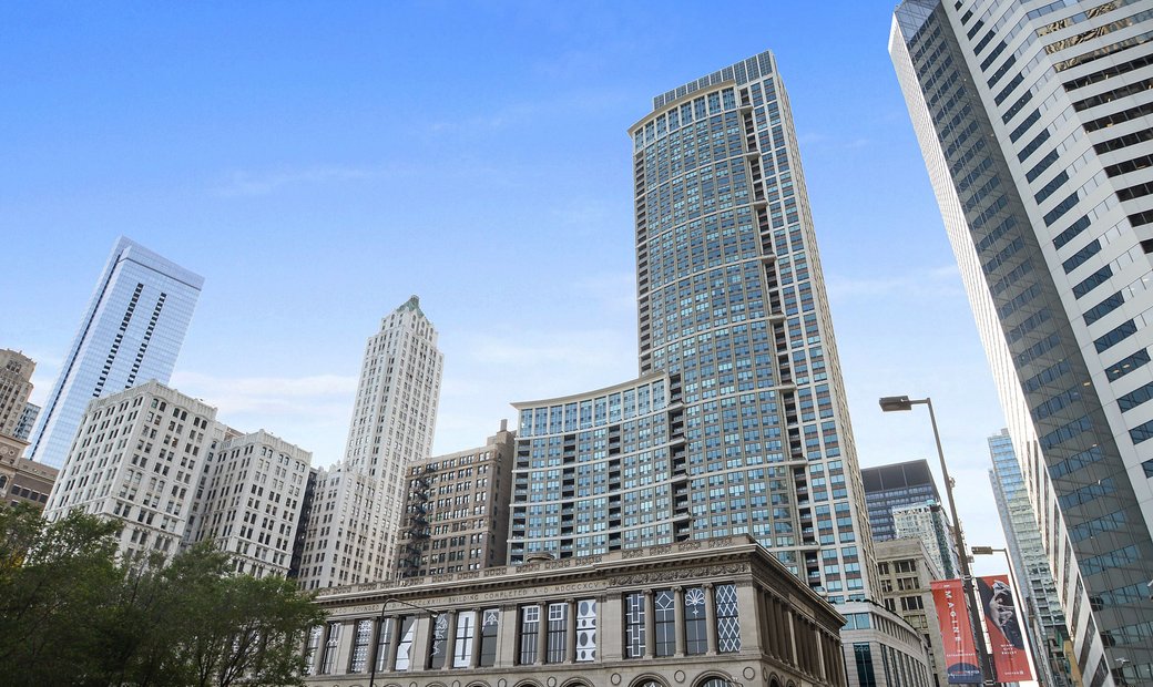 Condo With Great City Skyline Views At The In Chicago, Illinois, United ...