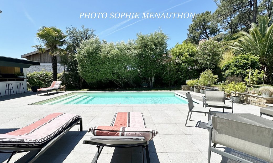 Superbe Villa D'architecte De Type T9 De In Anglet, Nouvelle Aquitaine ...