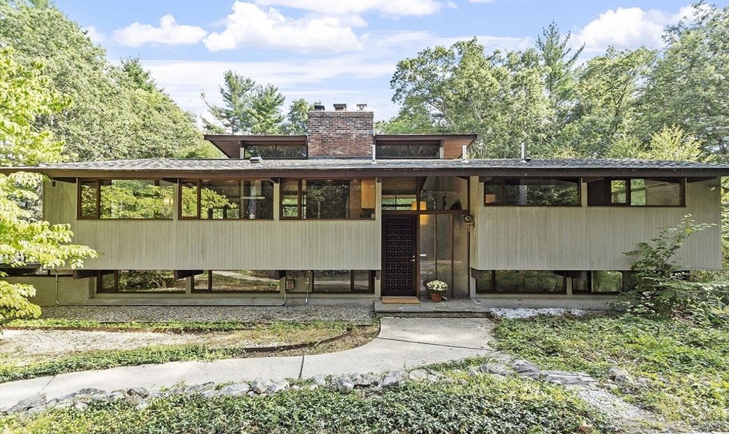 Contemporary Home On Six Serene Acres In Carlisle, Massachusetts ...