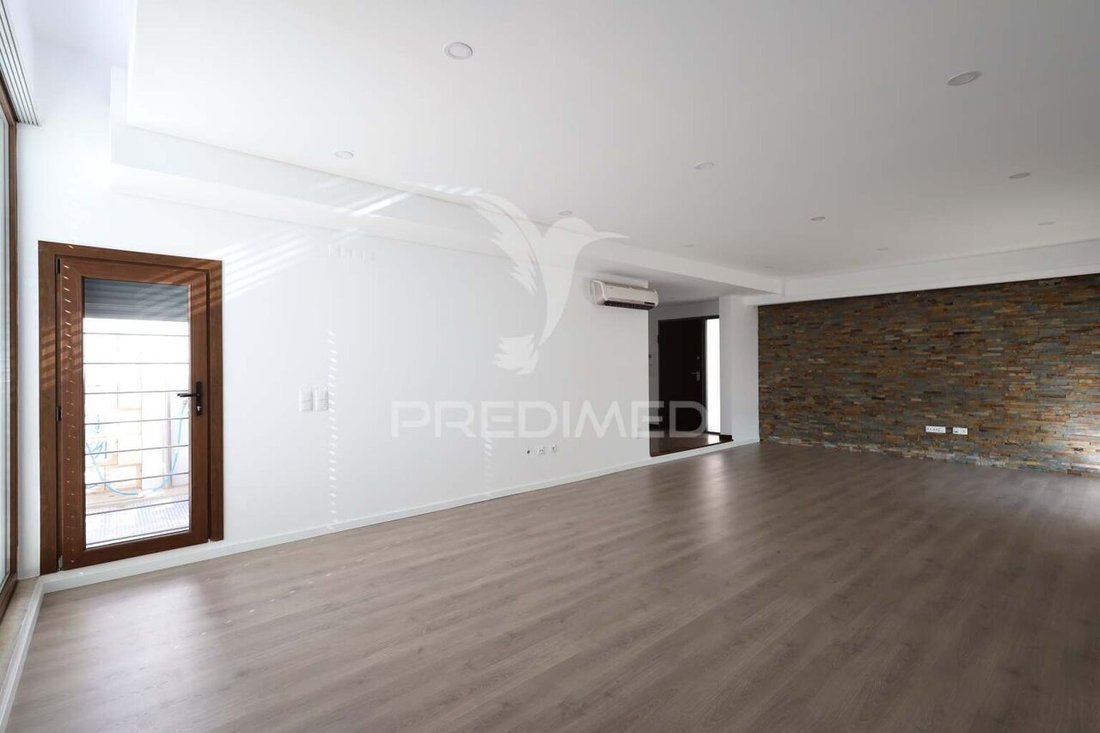 Isolated T4 Housing, In In Nossa Senhora De Fatima, Santarem District ...