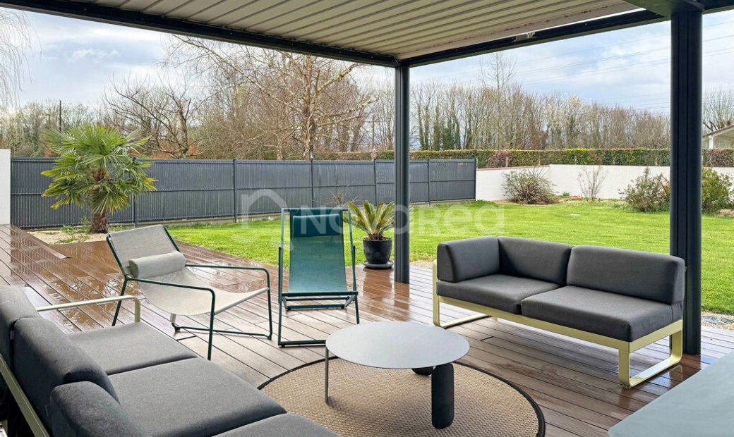 6 Room House/Villa In Assat, France For Sale (16256681)