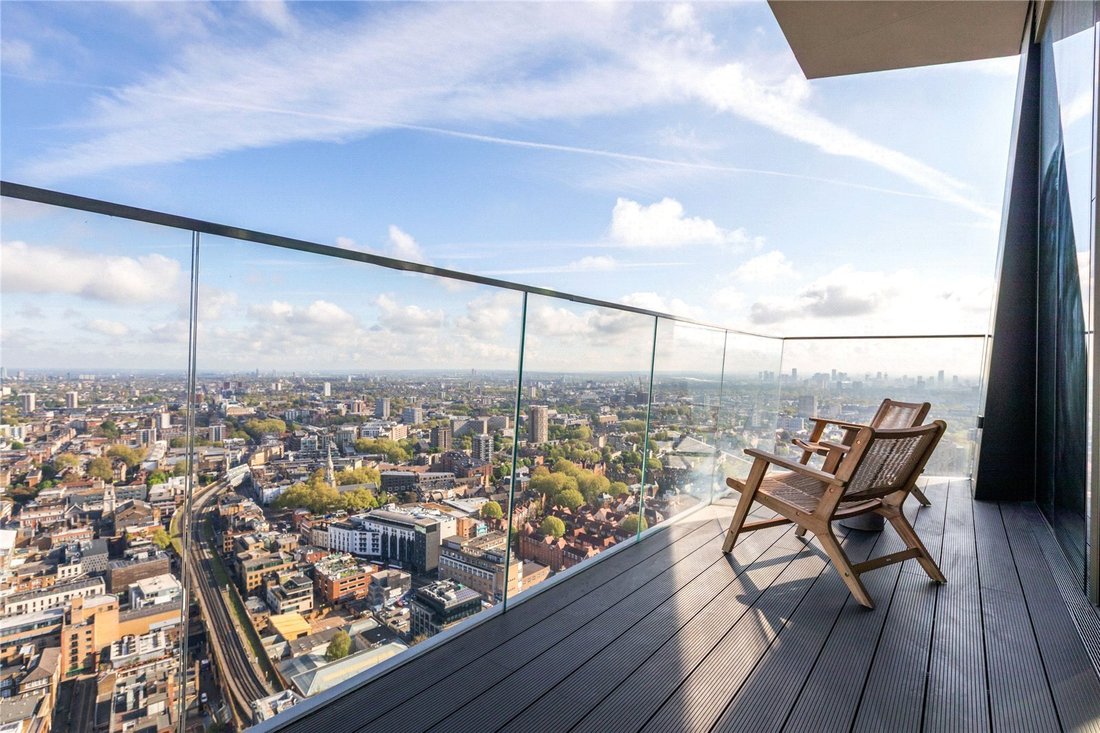 Spectacular 4 Bedroom Duplex Penthouse With In London, England, United ...