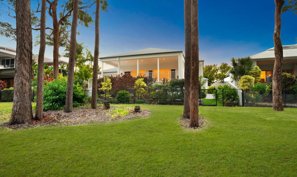Prestigious Lakeside Golf Course Address – A Dans Sunshine Coast ...