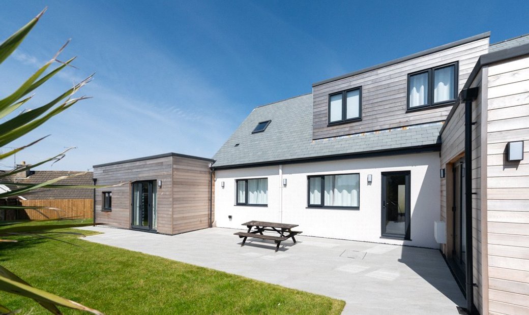 Large Flexible Property Near North Coast In Trevarrian, England, United ...
