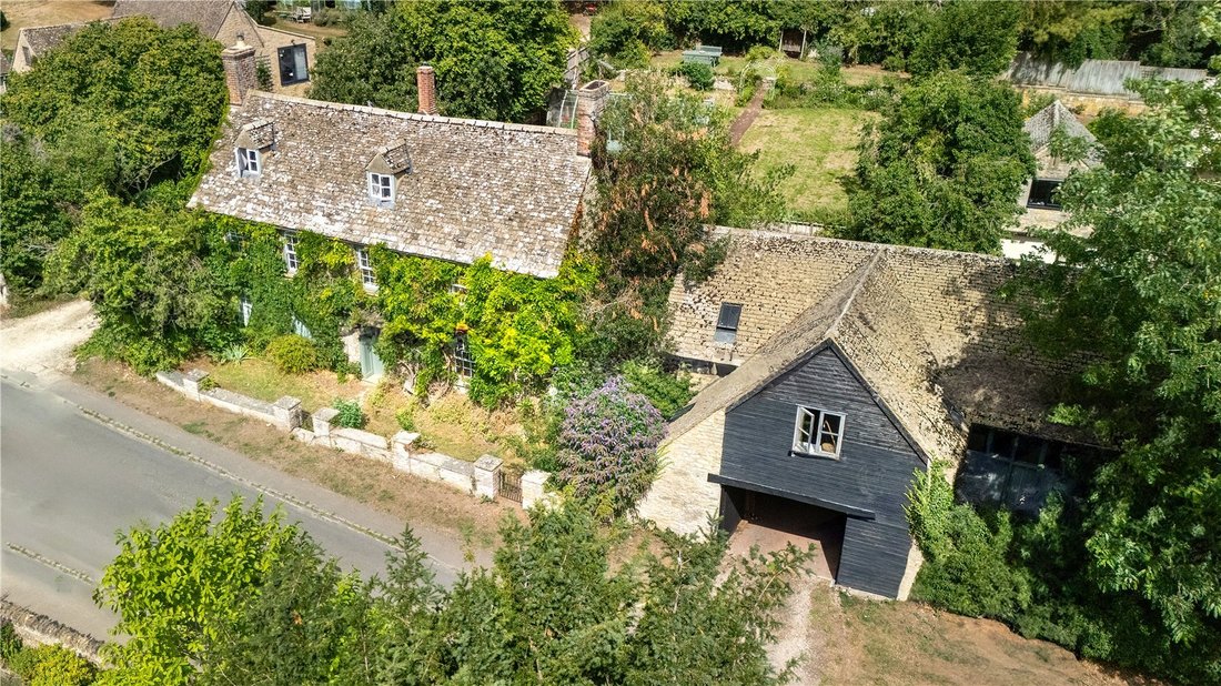 Georgian Farmhouse With Substantial Barn In Finstock, England, United ...