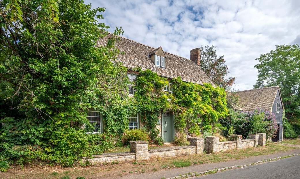 Georgian Farmhouse With Substantial Barn In Finstock, England, United ...