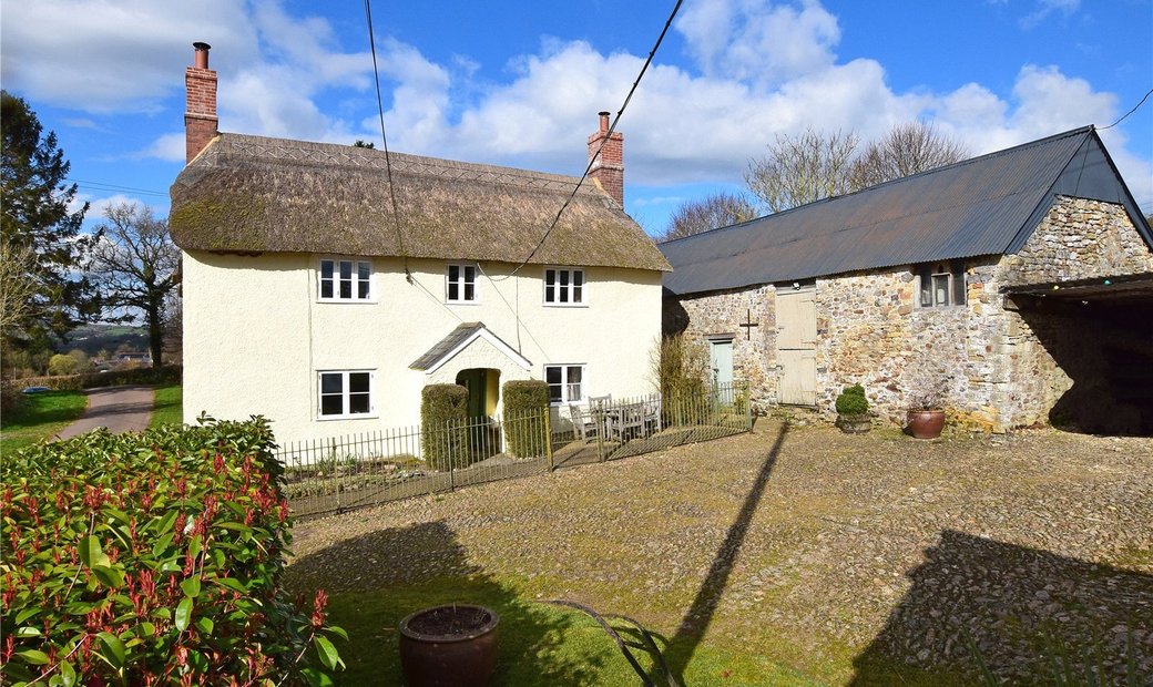 A Stunning Period Farmhouse With In Membury, England, United Kingdom ...