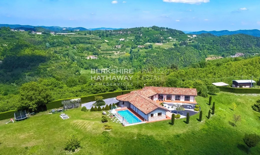 Villa In Langhe's Area Piedmont In Roddino, Piedmont, Italy For Sale ...