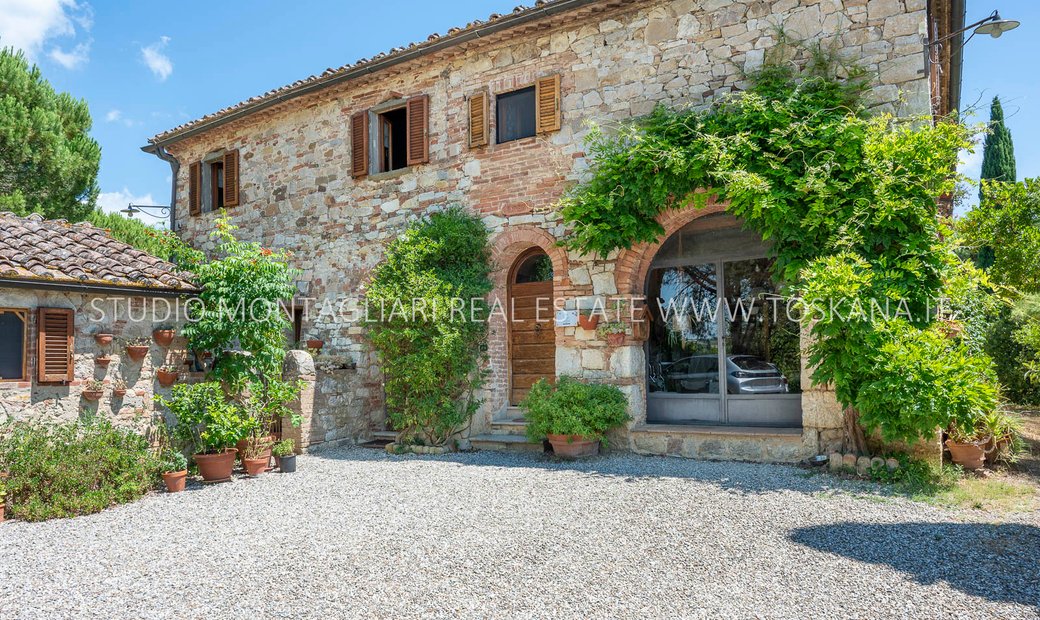 Historic Farmhouse With Annexes In Chianti In Castagnoli, Tuscany ...