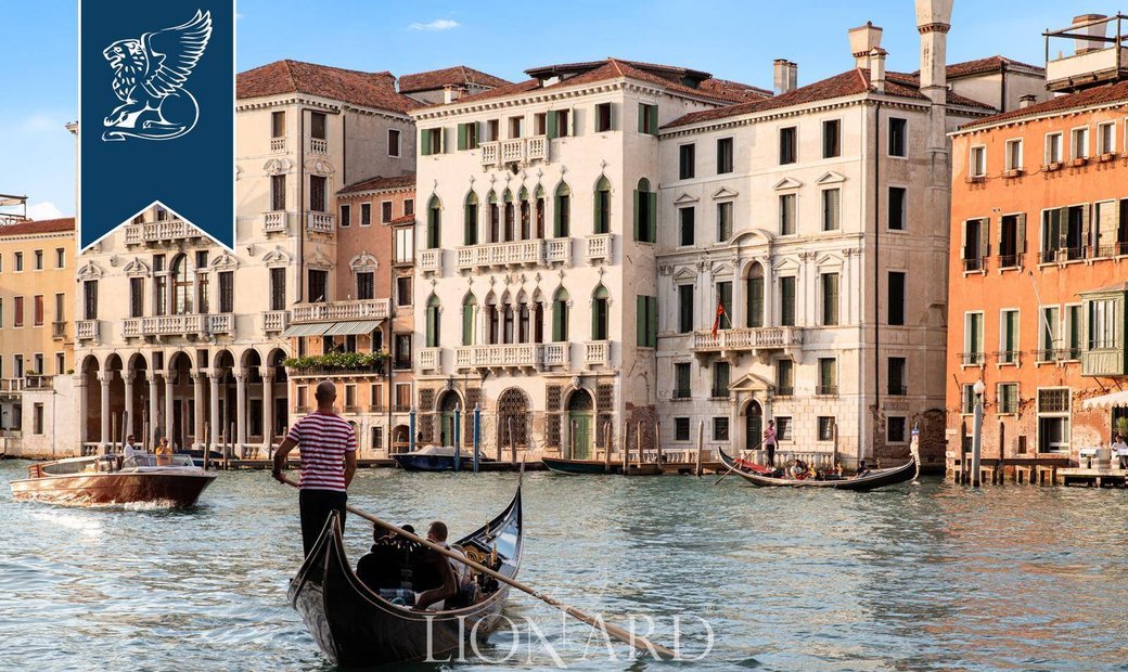 Piano Nobile Con Frescos Y Vistas A Rialto En En Venecia, Véneto ...