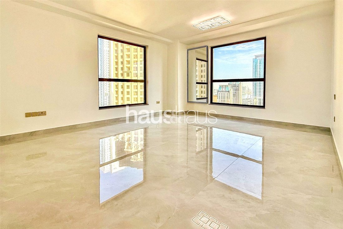 Upgraded | Vacant | Partial Marina View In Dubai, Dubai, United Arab ...