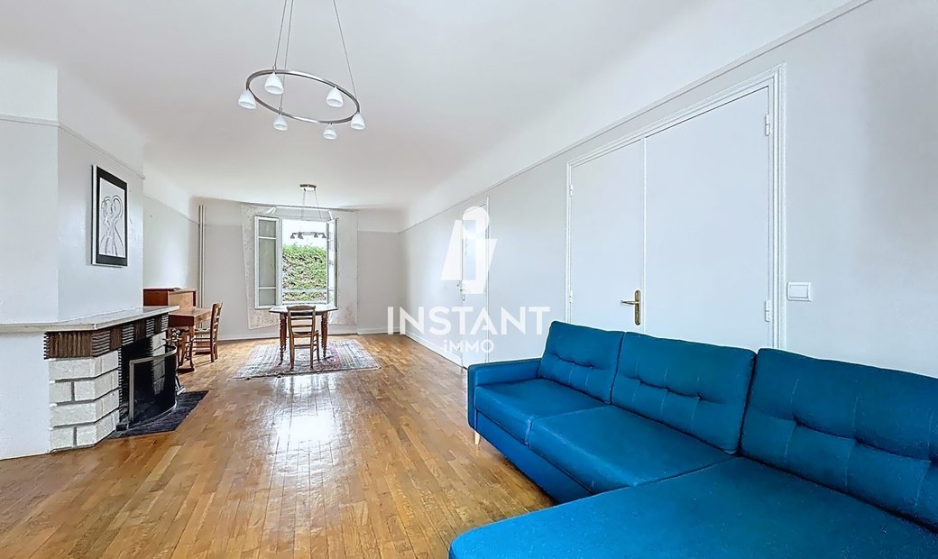 Poissy House In Poissy, île De France, France For Sale (16274848)