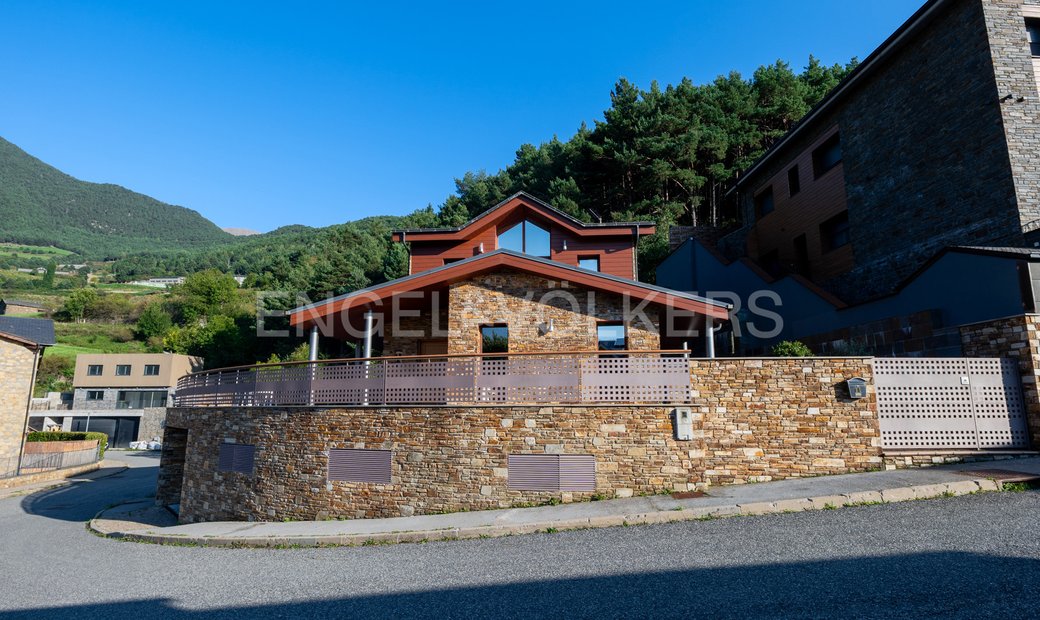 Exclusive Villa With Large Garden In Aixirivall, Sant Julià De Lòria ...