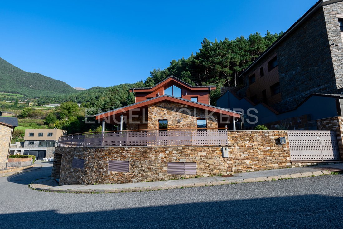 Exclusive Villa With Large Garden In Aixirivall, Sant Julià De Lòria ...