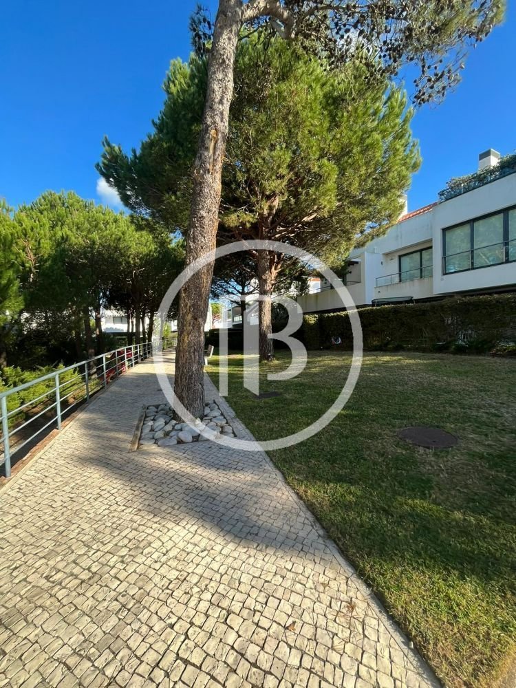 Excelente T4 Em Condomínio Privado In Estoril, Cascais E Estoril ...