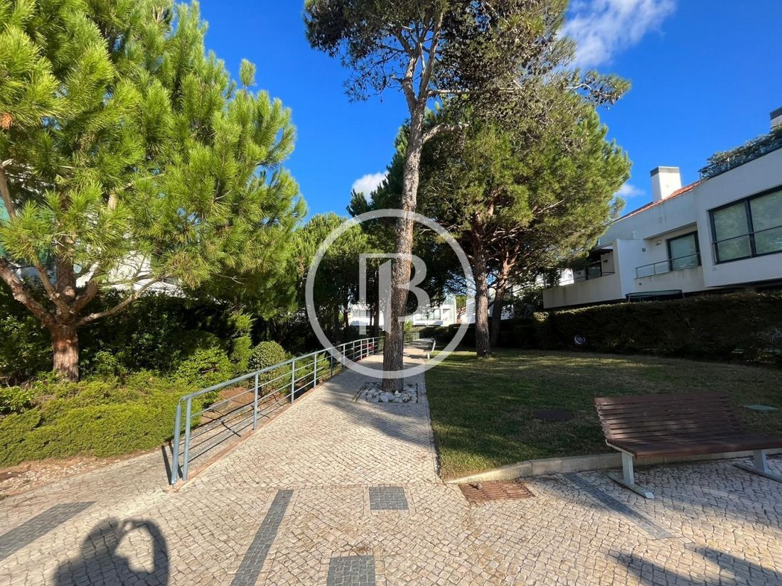 Excelente T4 Em Condomínio Privado In Estoril, Cascais E Estoril ...
