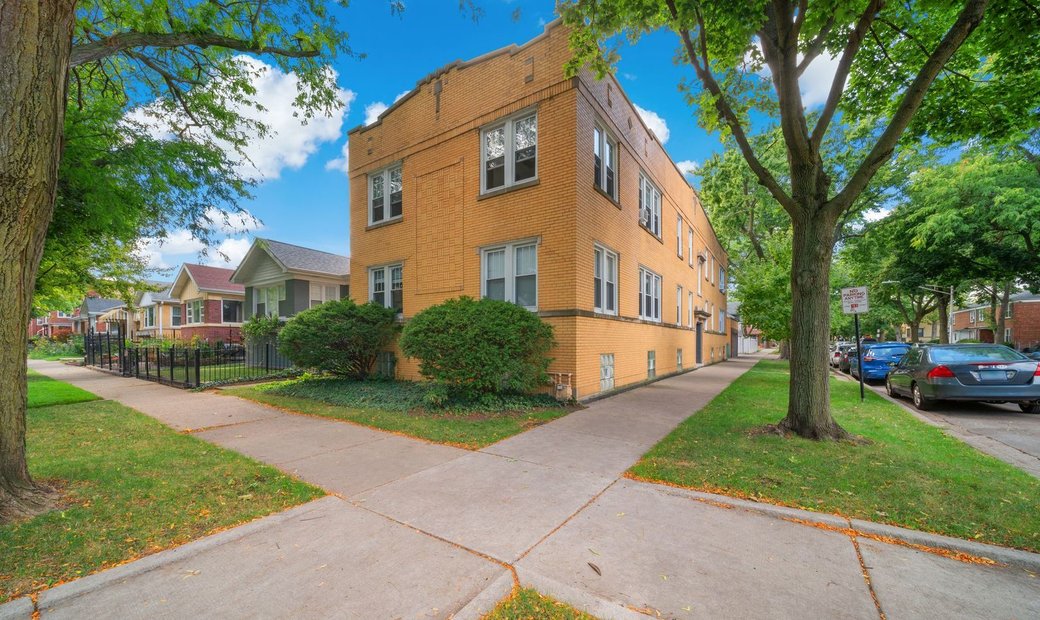 Multi Unit Chicago United States In Chicago, Illinois, United States ...