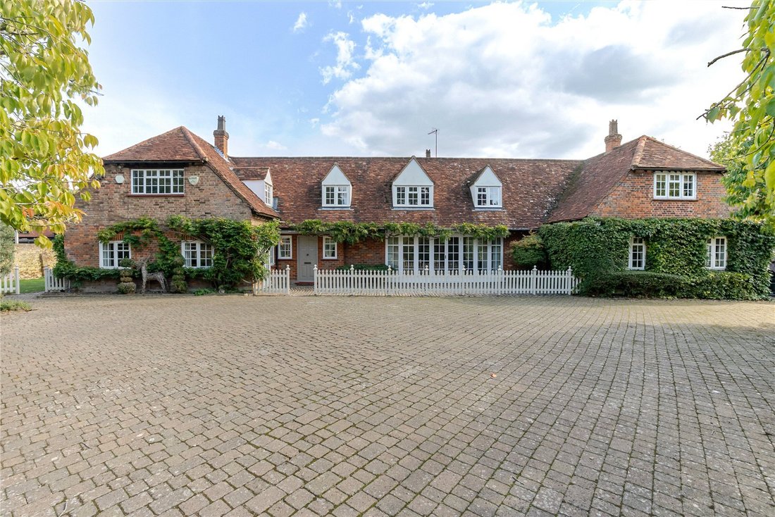 5 Bedroom Detached House For Sale In Denham In Denham, England, United ...