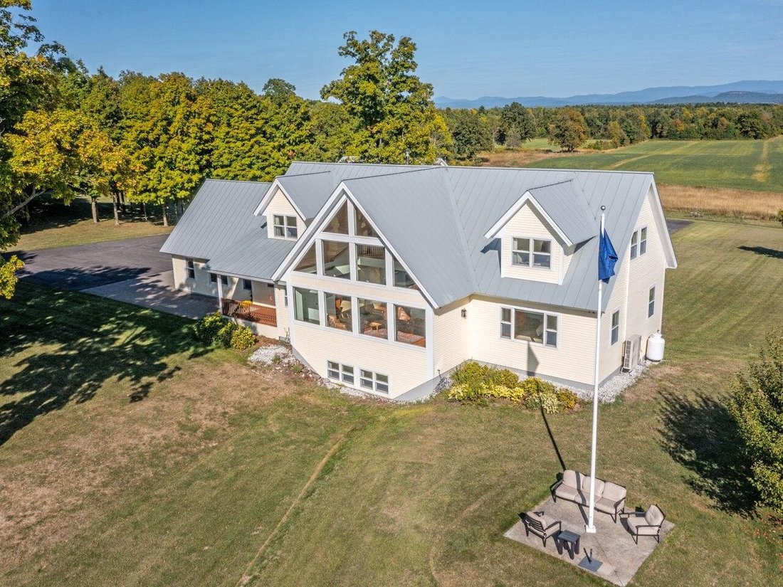 4 Bedrooms Single Family Attached In Addison, Vermont, United States ...