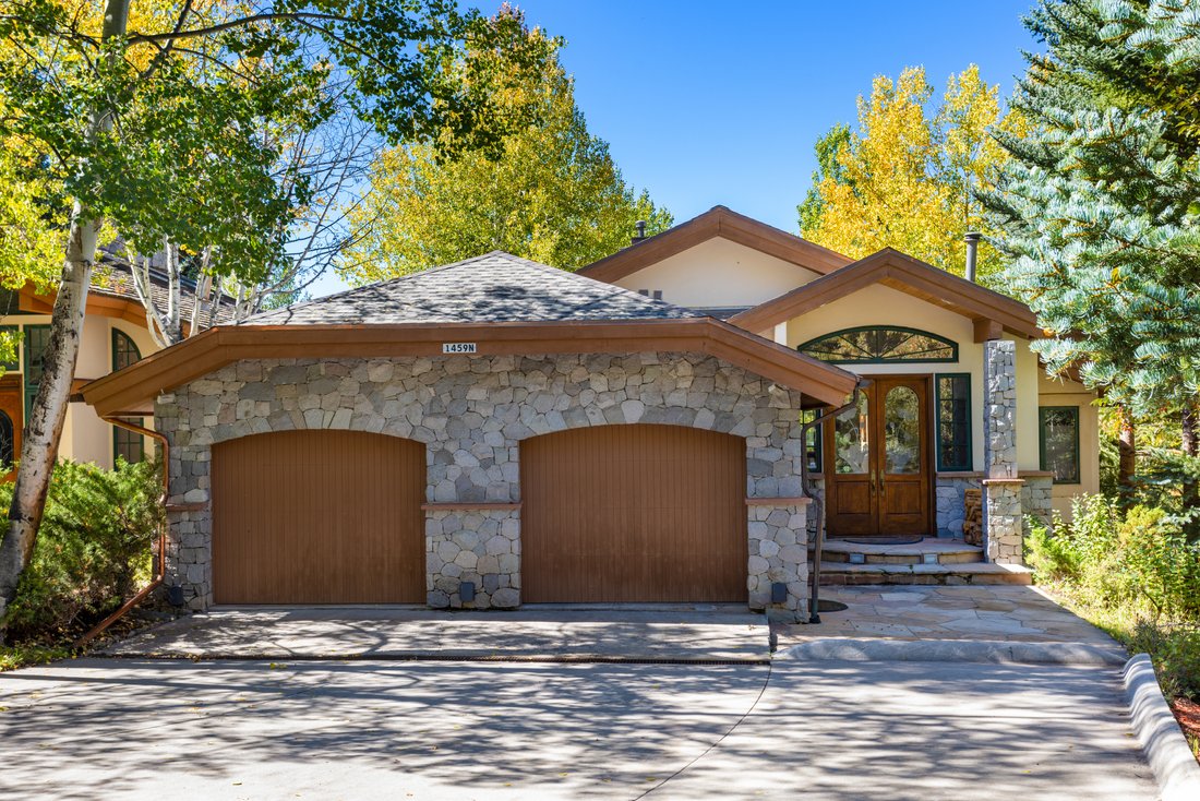 Prestigious Cascade Village Residence In Vail, Colorado, United States ...