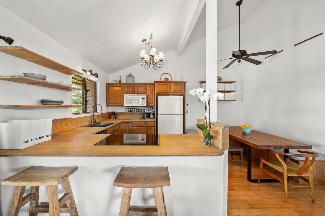 Gewölbte Decken Und Herrlicher Berg In Kīhei, Hawaii, Vereinigte ...