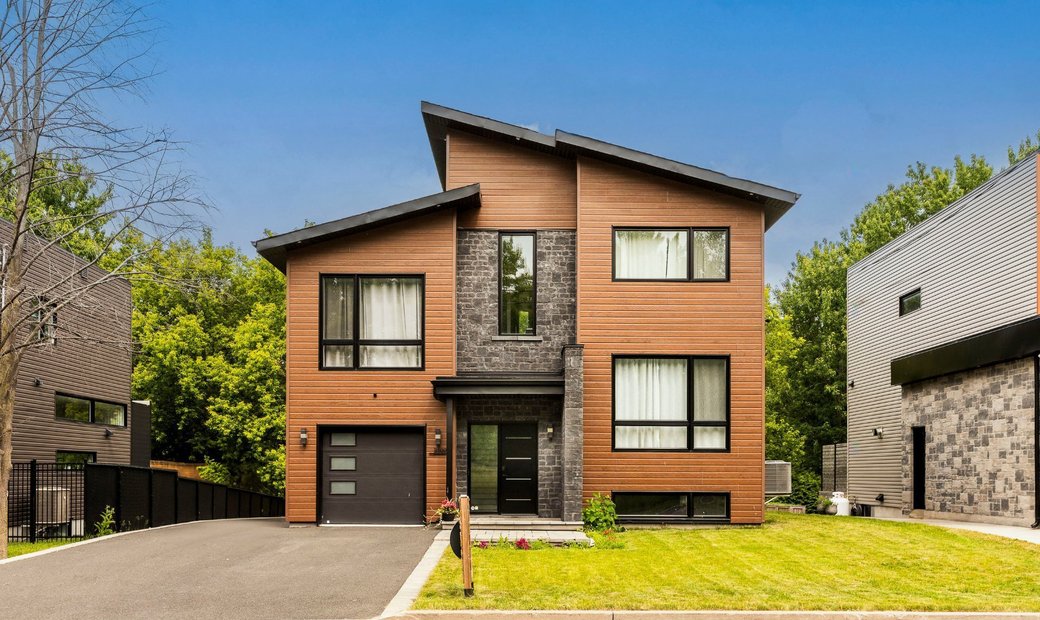 Carignan, Québec In Carignan, Quebec, Canada For Sale (16317452)