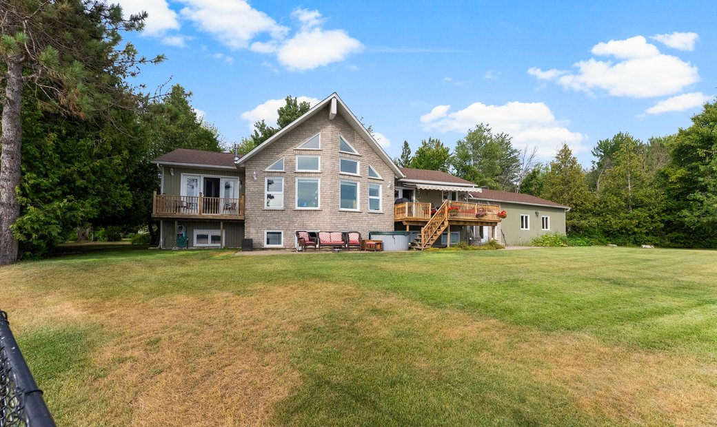 Quality Built Waterfront Home On Two Acres With 206 In Chapeau, Quebec ...