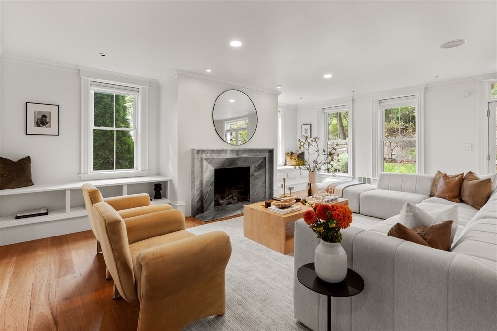 5 Bedrooms Single Family Detached In Boston, Massachusetts, United ...