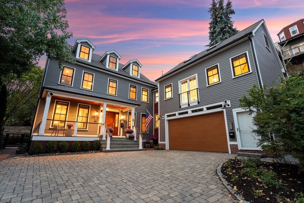 5 Bedrooms Single Family Detached In Boston, Massachusetts, United ...