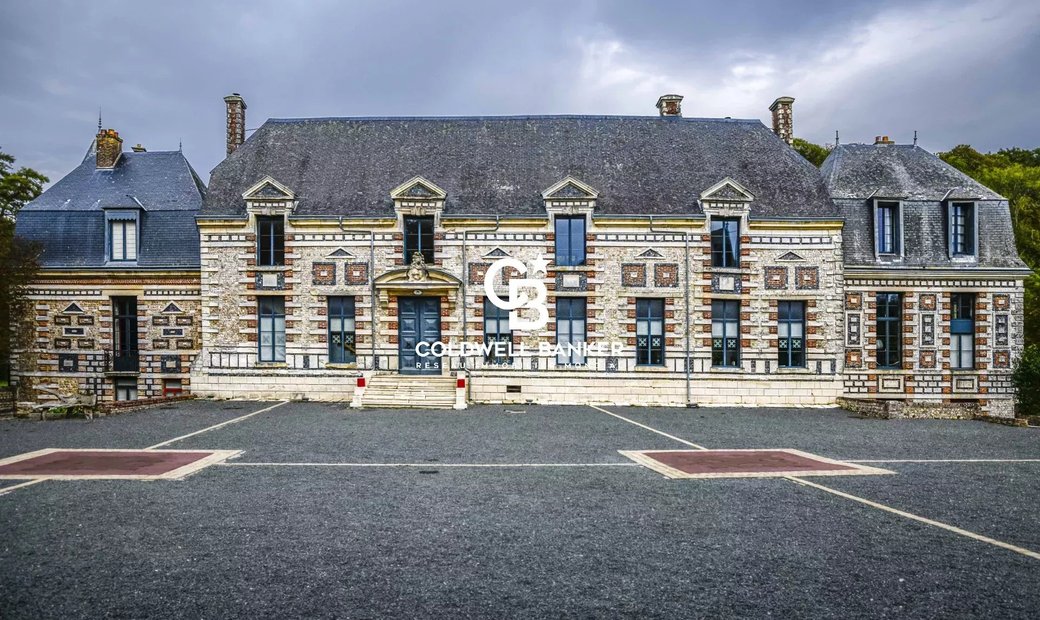 Château Du Bec Cerca De La Côte En Notre Dame Du Bec, Normandía ...