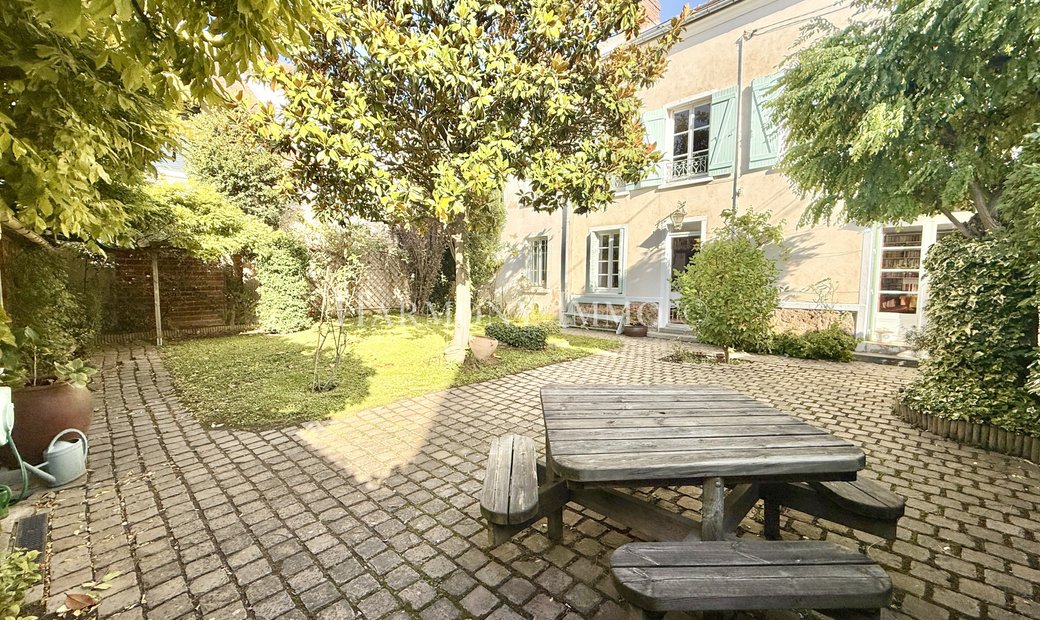 Charming Family Home In The Heart Of Massy Town In Massy, île De France ...