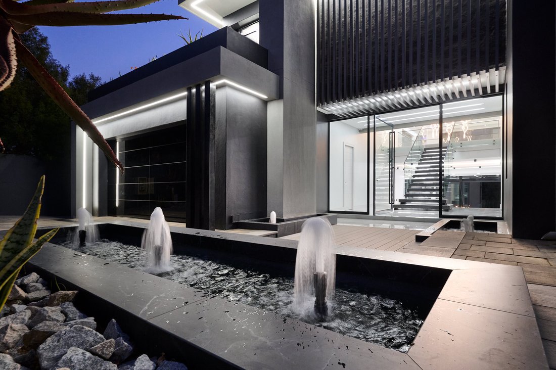 A Masterpiece Of Modern Elegance On The In Midrand, Gauteng, South ...
