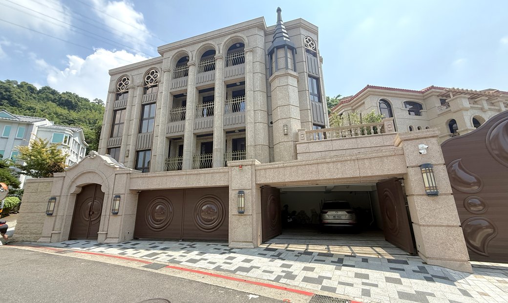 Tianmu Royal Manor D In Taipei, Taiwan For Sale (16331187)