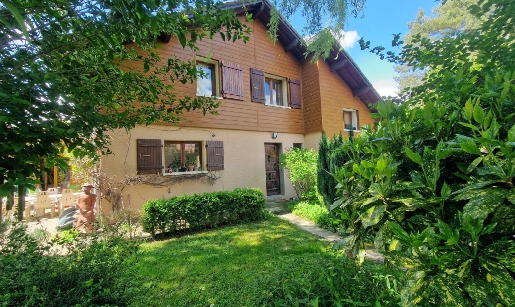 Sale Of 9 Room House In Saint Jorioz, Auvergne Rhône Alpes, France For ...