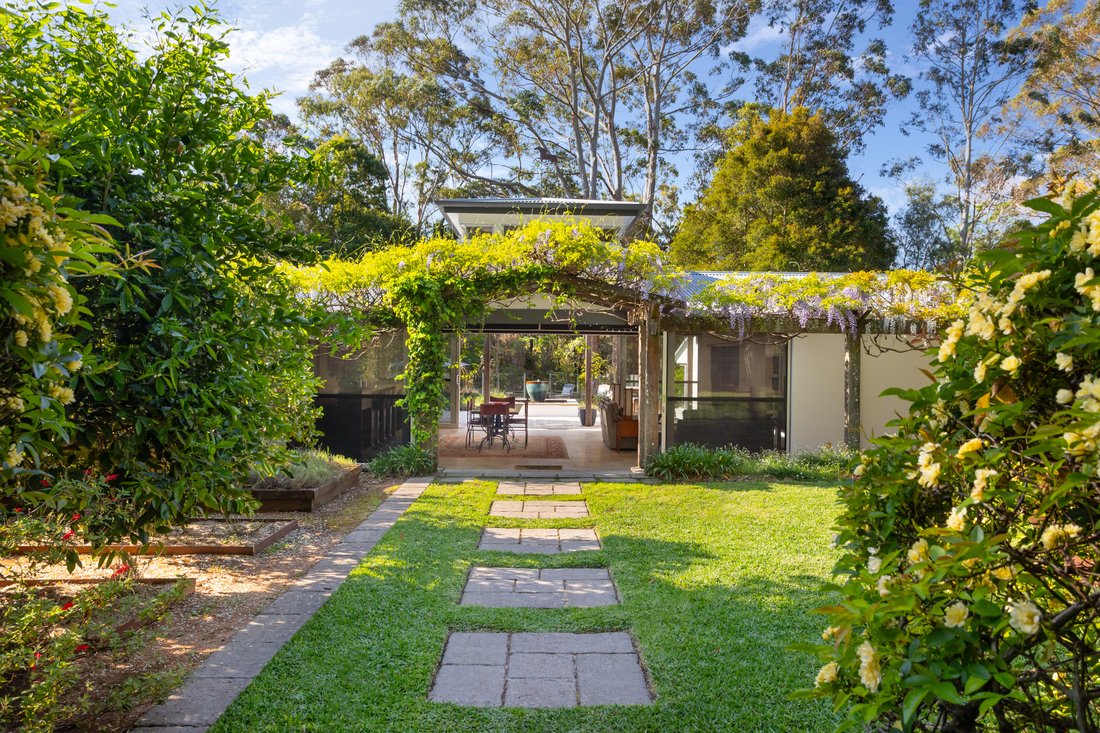 Captivating Country Retreat In Duffys Forest, New South Wales ...