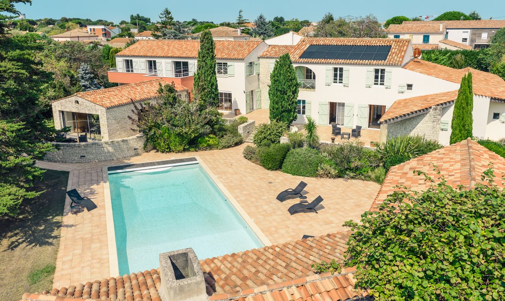 Exceptional 450 M² Contemporary Residence En Fouras, Nueva Aquitania ...