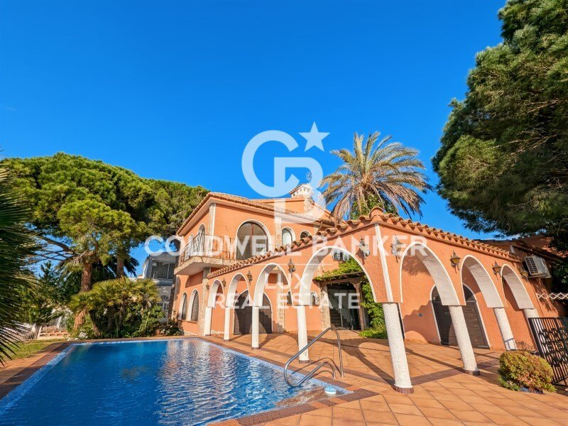 Villa With 30 M Mooring In Wide Canal, In Empuriabrava, Katalonien ...