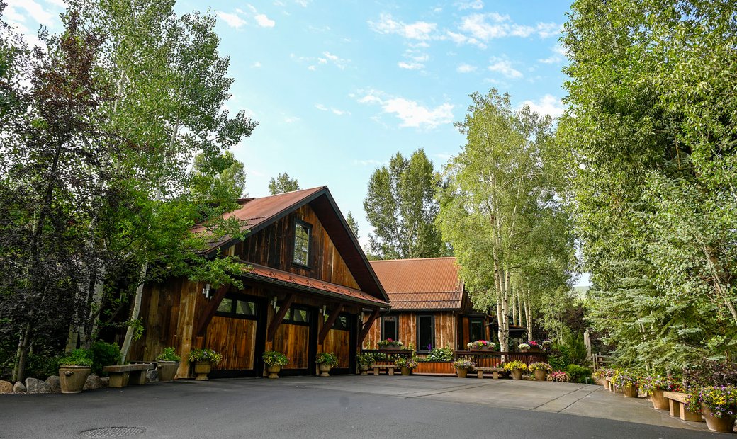 Modern Aspen Style Meets Historic Charm In Aspen, Colorado, United ...