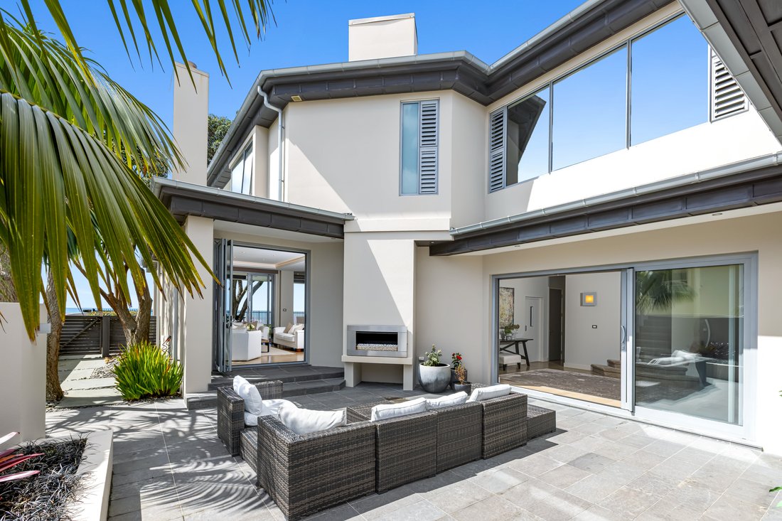 Waterfront Oasis Of Calm En Orewa, Región De Auckland, Nueva Zelanda En ...