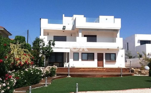 Luxury houses with cinema for sale in Zygi, Larnaca, Cyprus | JamesEdition