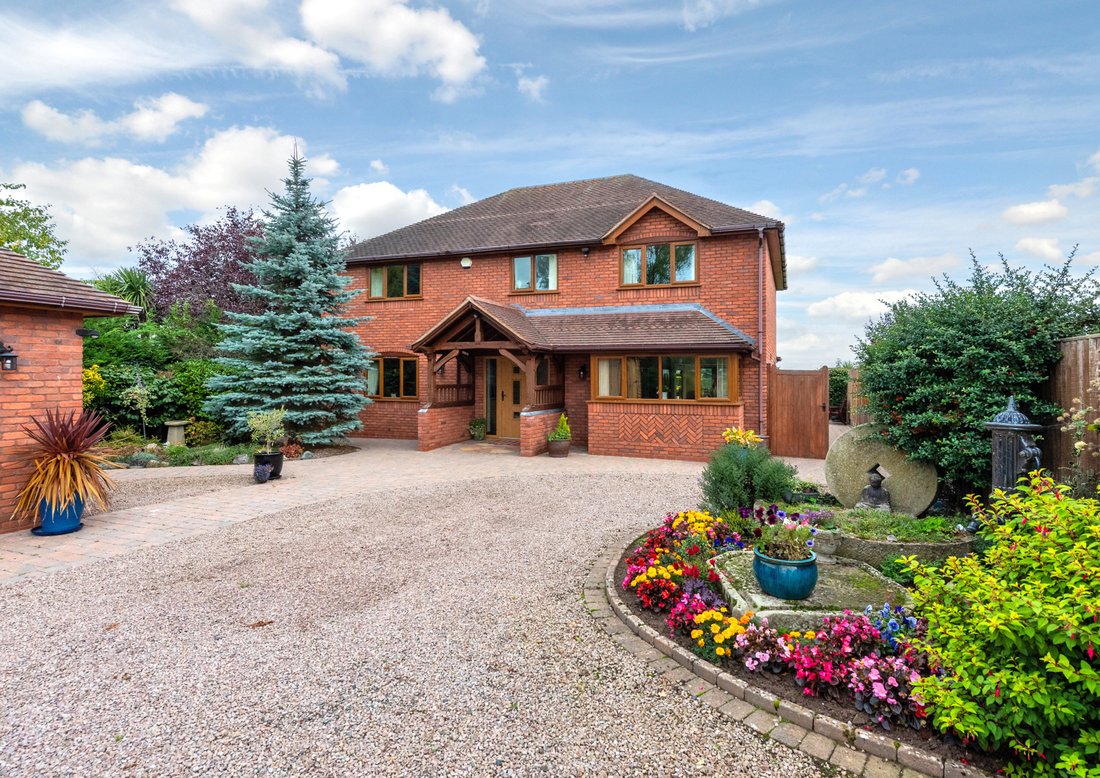House, Broadheath Common, Lower In Upper Broadheath, England, United ...