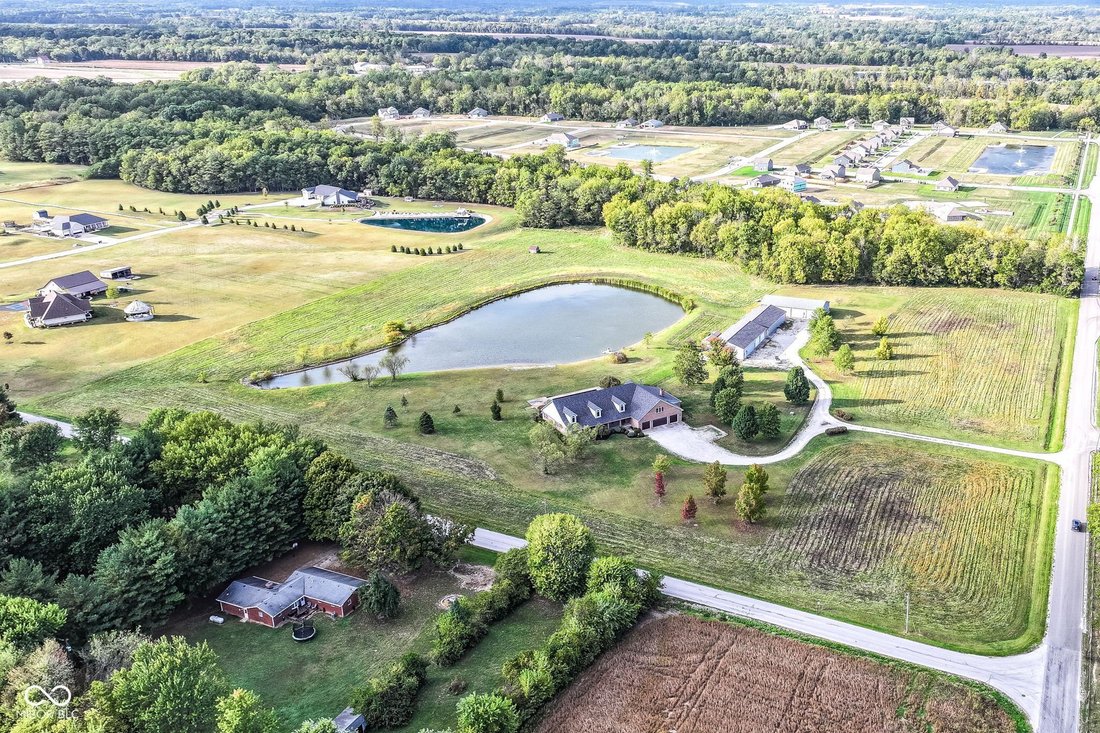 Private Ranch With Library, Pond Views, 3 In Monrovia, Indiana, United ...