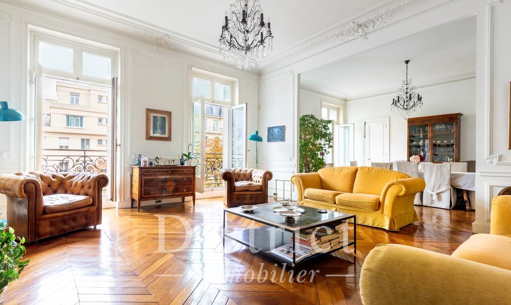 Avenue Hoche / Parc Monceau. 181 M² Family In Paris, île De France ...