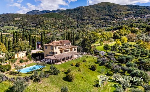 Luxus häuser zu verkaufen in Poggio Catino, Latium, Italien weltweit ...