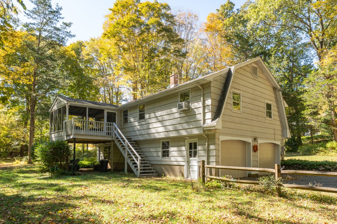 20 Strawberry Hill Road In Killingworth, Connecticut, United States For ...