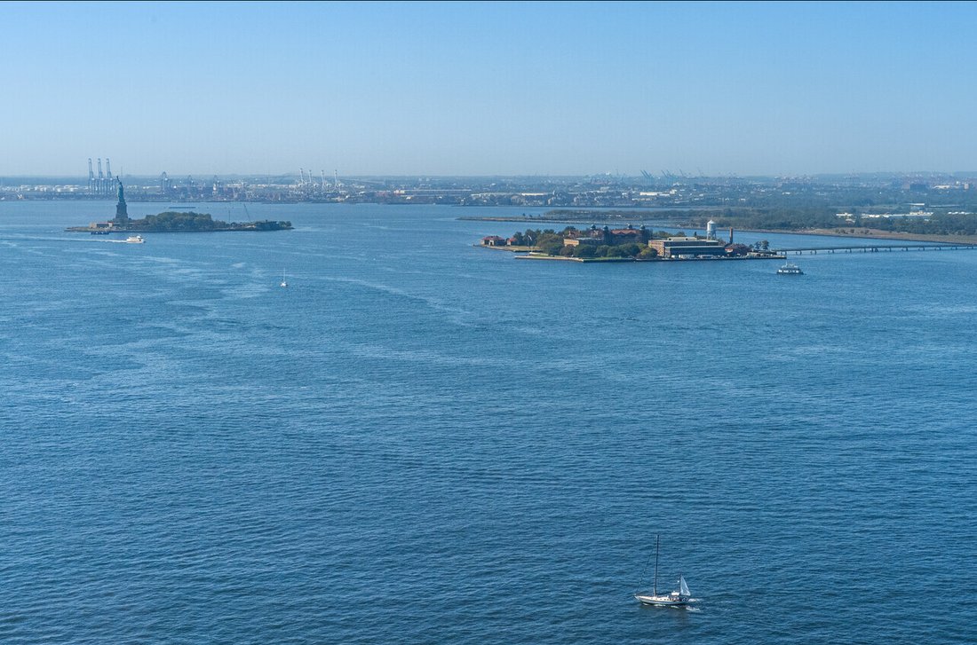 The Visionaire, 70 Little West St, 32 E In New York, New York, United ...