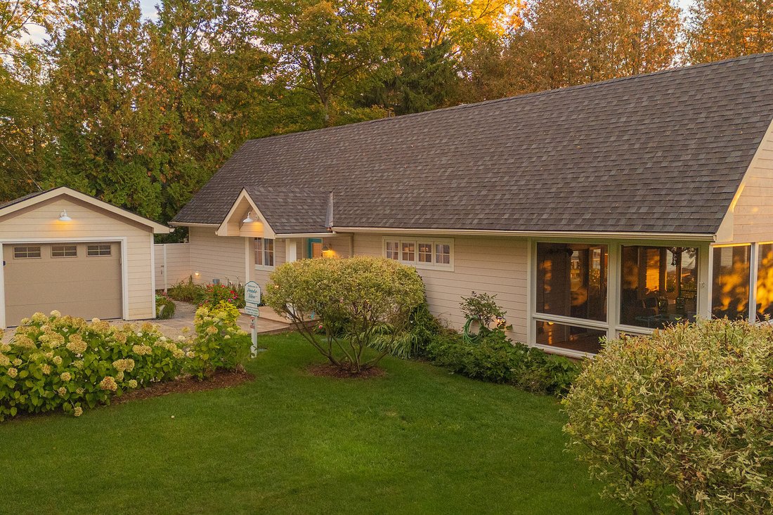 Georgian Bay Waterfront In Meaford, Ontario, Canada For Sale (16398315)